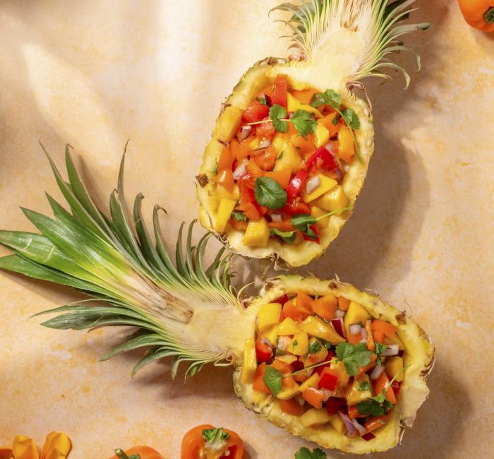 Pineapple salad with sweet chilli dressing | Veggies First