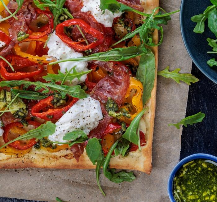 Easy flammkuchen with pointed pepper | Veggies First